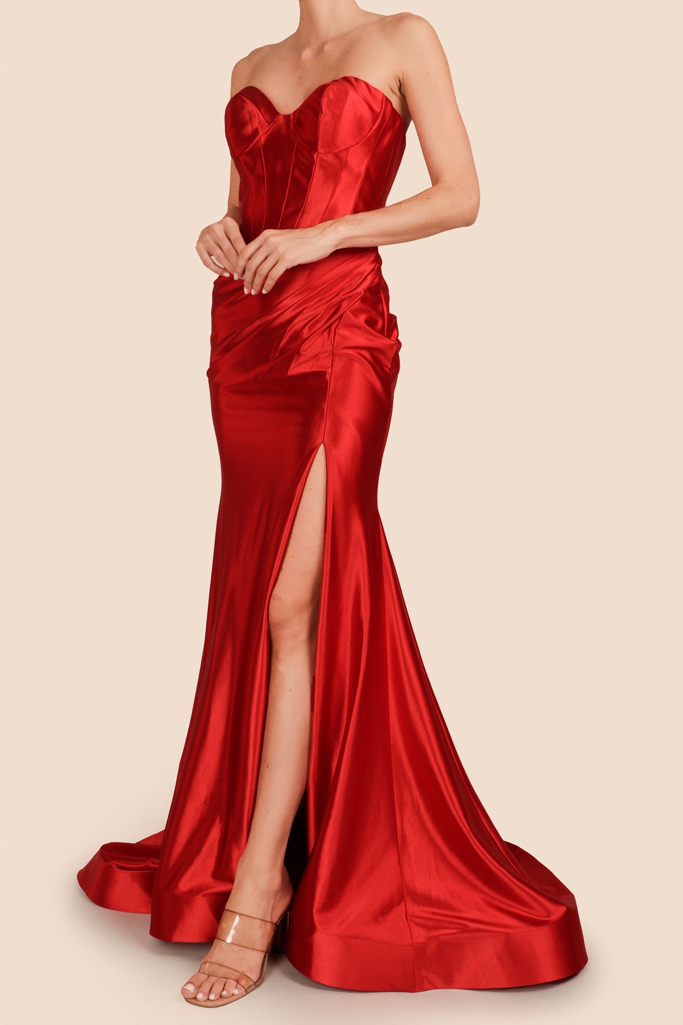 Vestido strapless bustier escote en pierna rojo – Lila Alta Costura